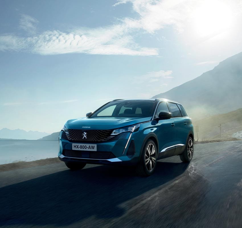 PEUGEOT SUVs: our range of compact SUVs
